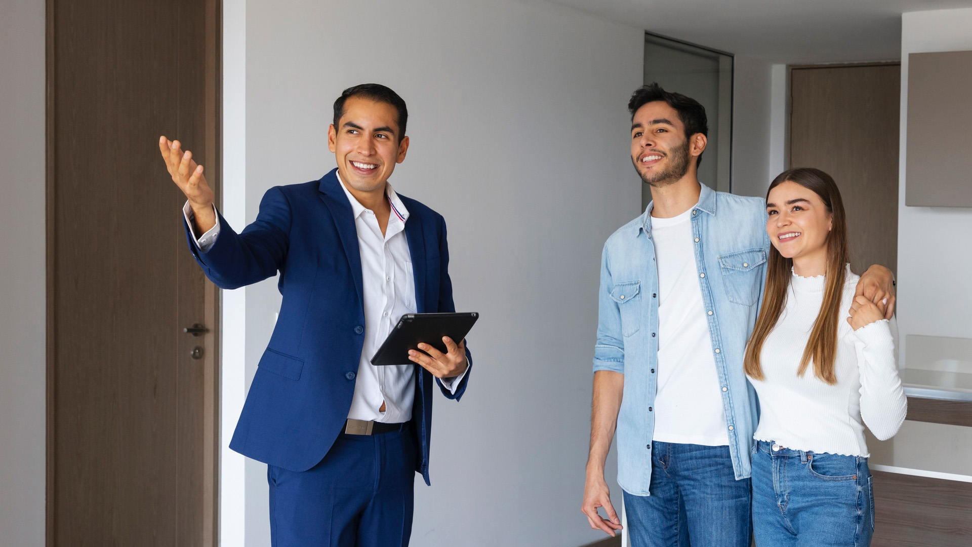 De voordelen van een makelaar bij het verkopen van je woning - Van der ...